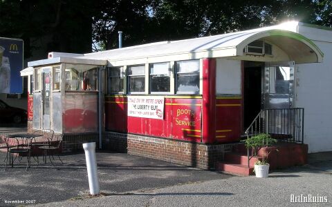 Manufacturer: Worcester Lunch Car Company | ArtInRuins